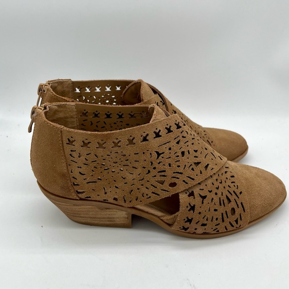 Carlos Santana | Shoes | Carlos By Carlos Santana Miranda Tan Suede ...